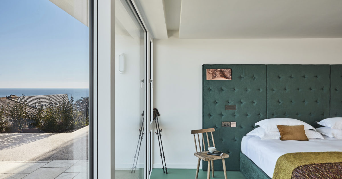 Food and Travel Magazine | Cliff Beach House, Ireland