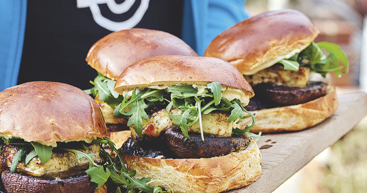 how to make portobello mushroom and halloumi burger