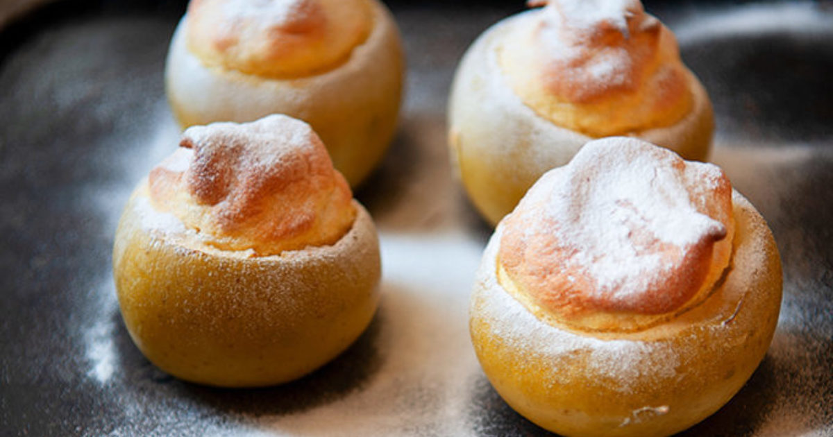 Food and Travel Magazine | Baked apple with vanilla soufflé, apple…