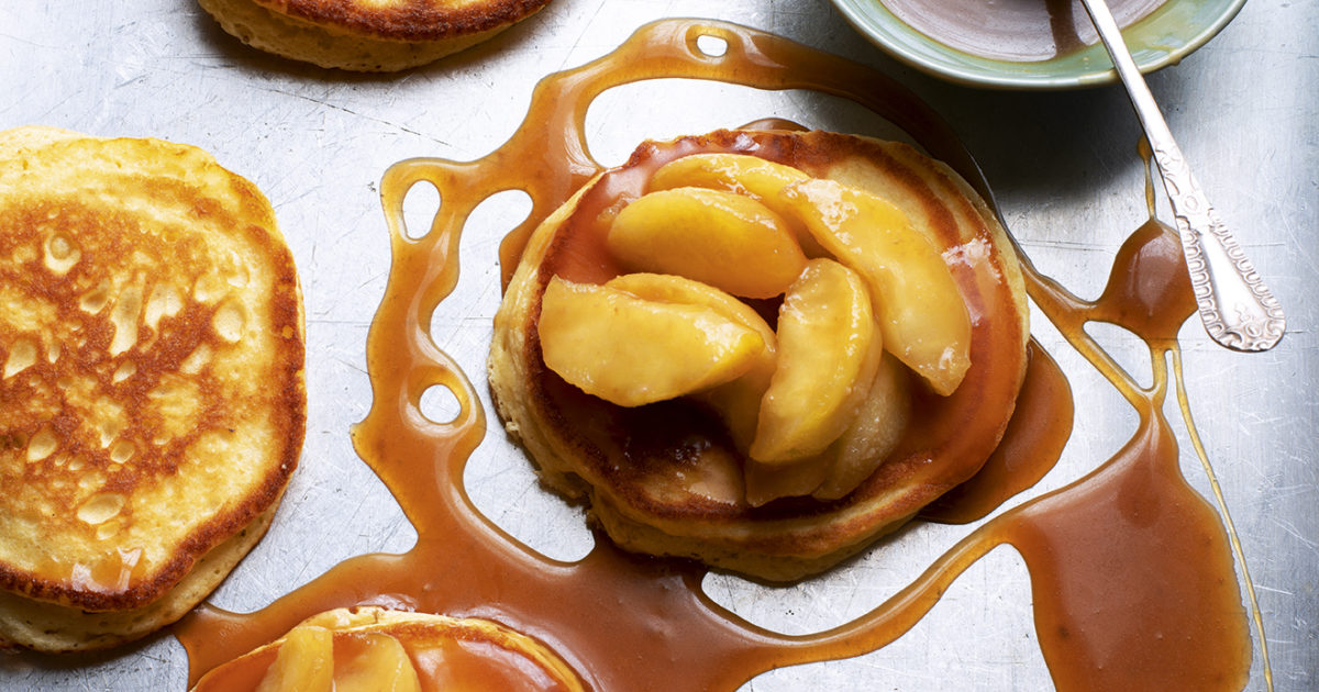 Food and Travel Magazine | Flannel cakes with apples and caramel sauce